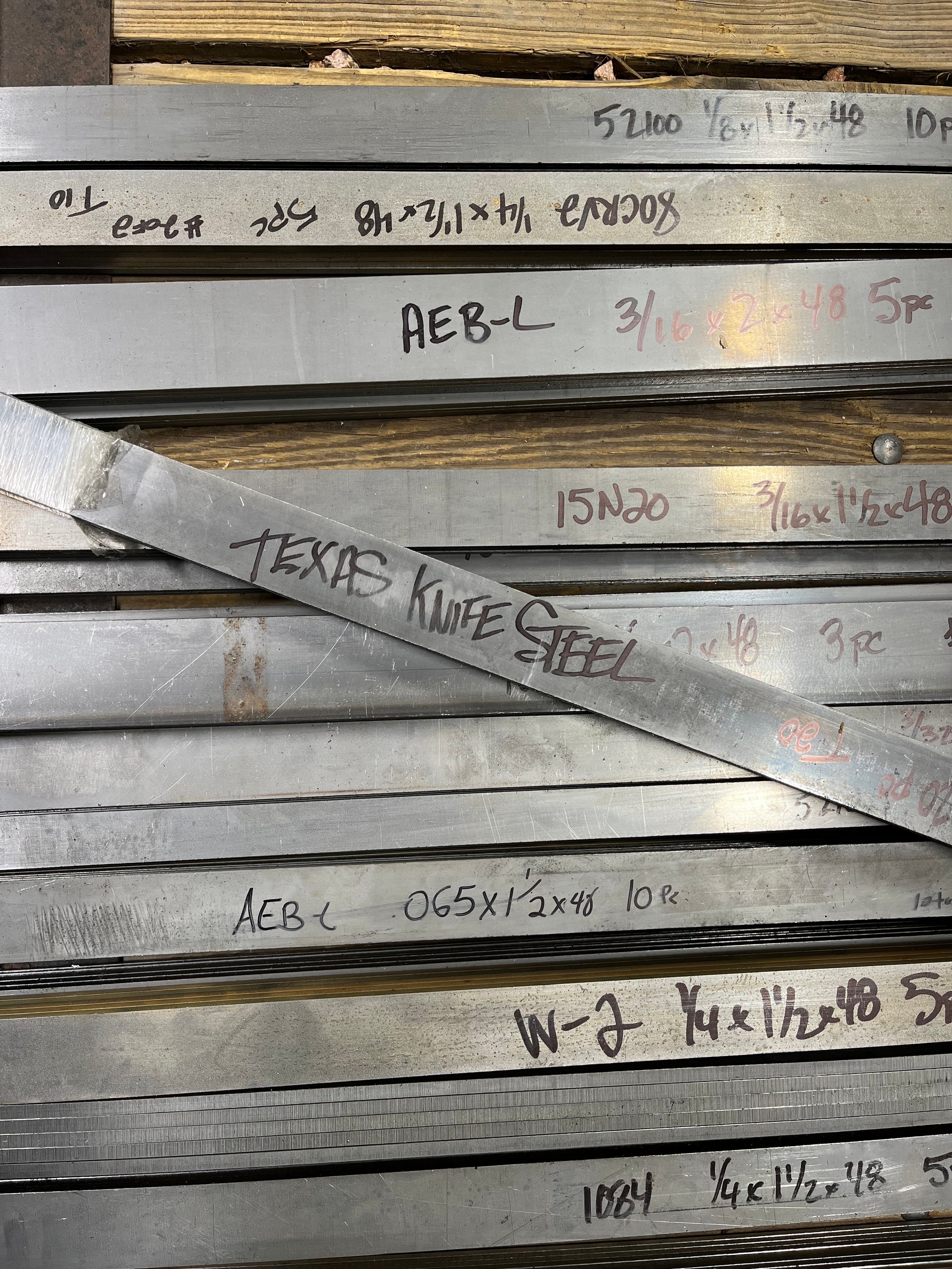 01-01 1084 (1/16) .065 x 1 x 48